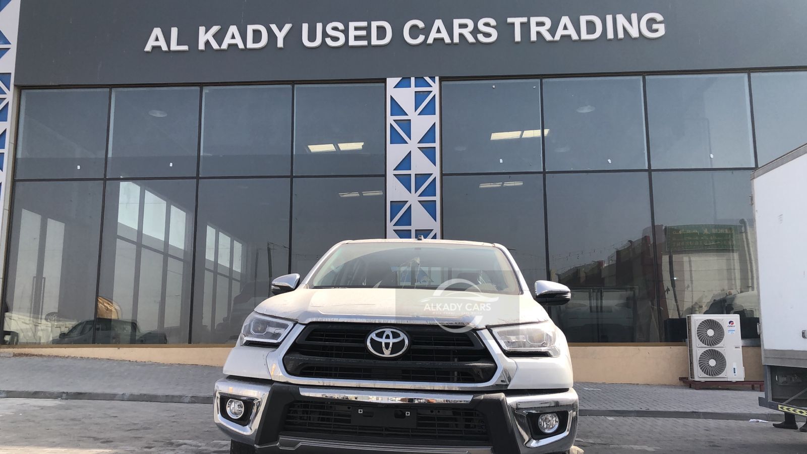 Hilux 2024 GCC SPECS PETROL 2.7L AUTOMATIC 6 speed Sr5 GLXS - Alkadycars