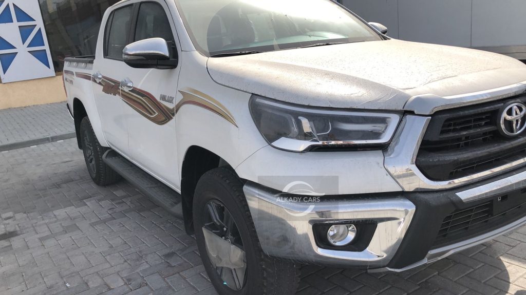 Hilux 2024 GCC SPECS PETROL 2.7L AUTOMATIC 6 speed Sr5 GLXS - Alkadycars