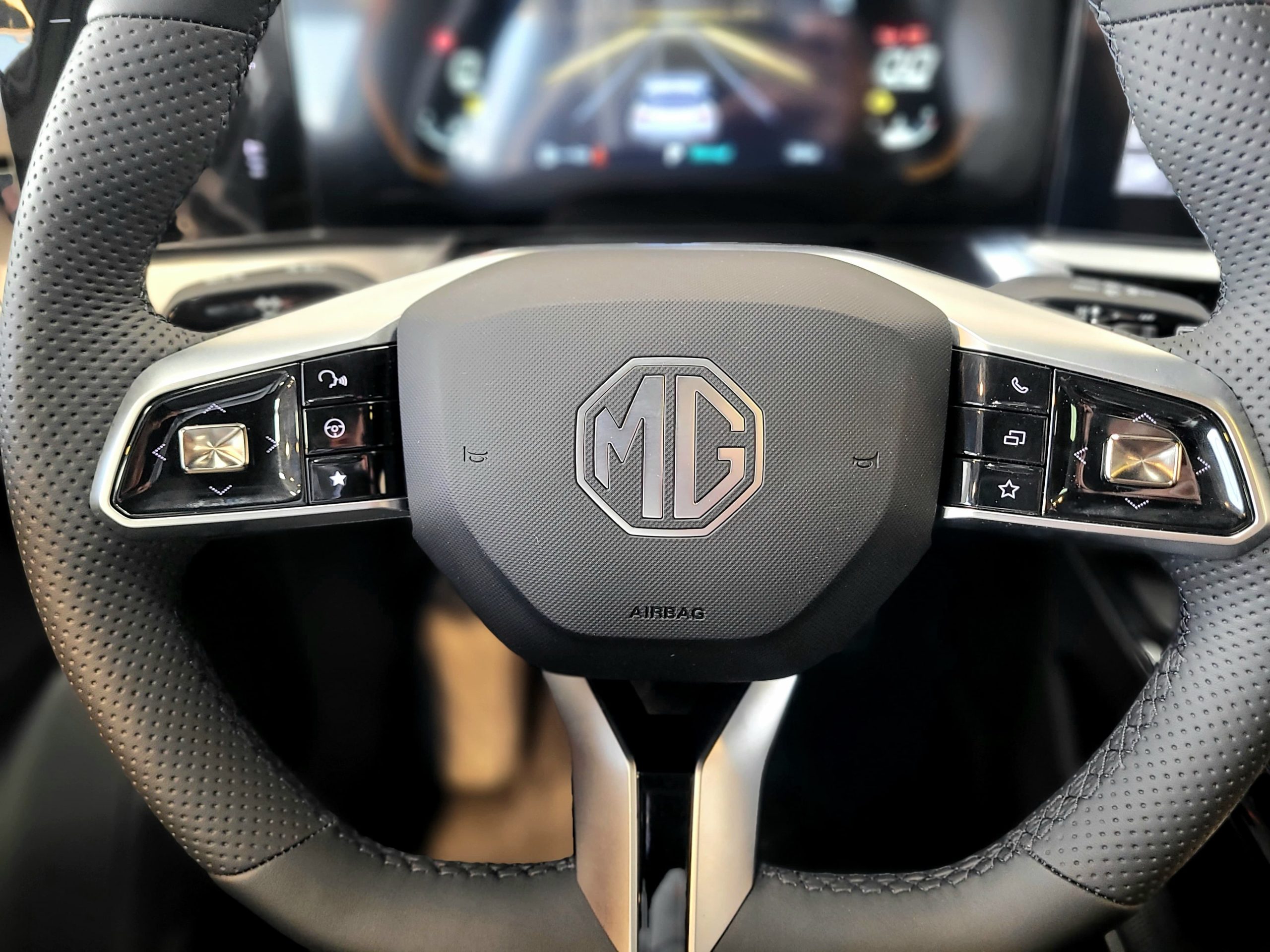 MG ONE 1.5L A/T DELUX 2025 - GREEN COLOR - Alkadycars