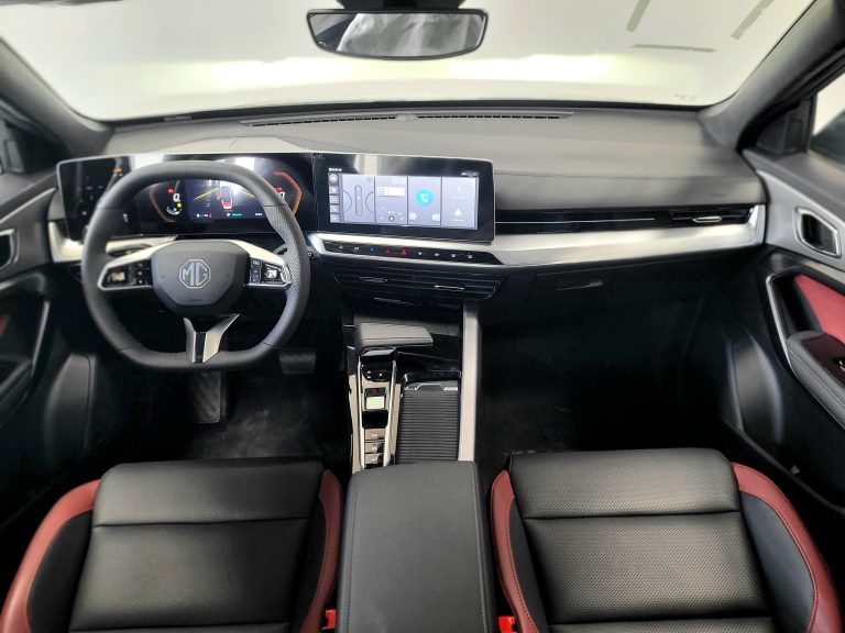 MG ONE 1.5L A/T DELUX 2025 - GREEN COLOR - Alkadycars