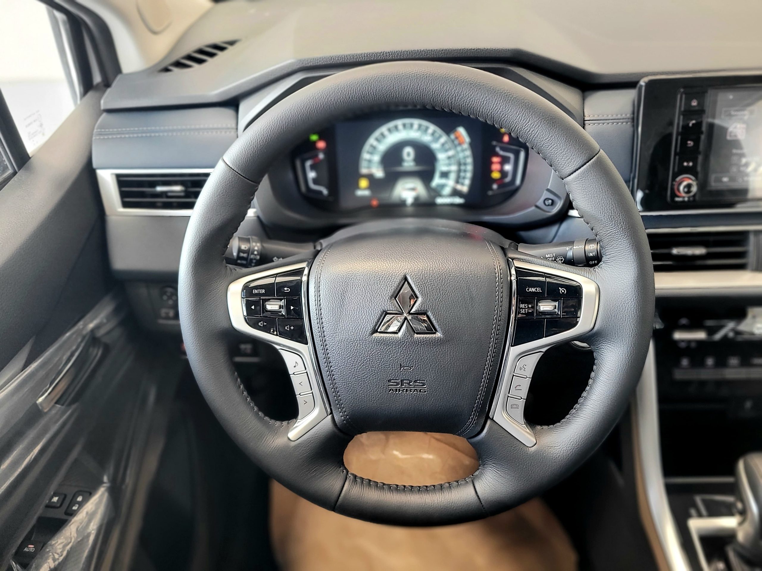 Mitsubishi xpander Cross 1.5L 2025 (silver) - Alkadycars