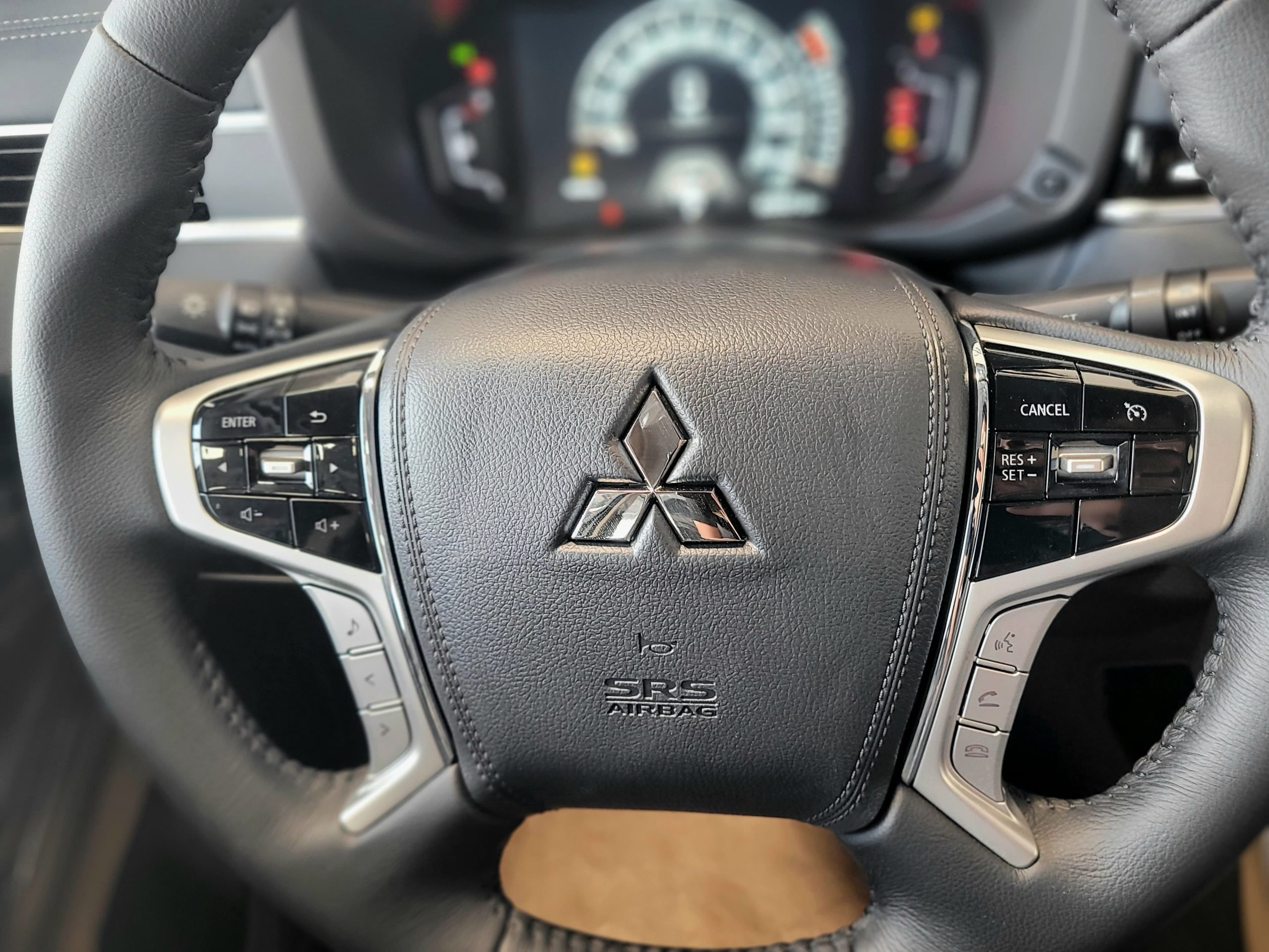 Mitsubishi xpander Cross 1.5L 2025 (silver) - Alkadycars