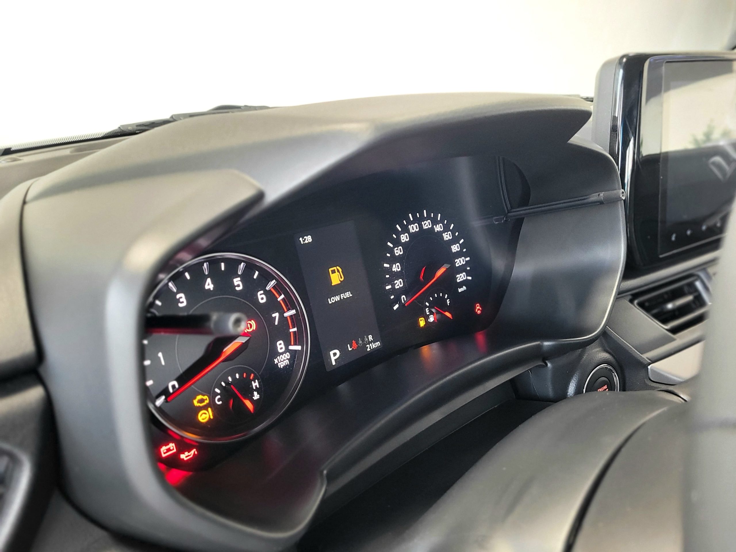 Suzuki Swift GLX 2025 Dual Tone - Alkadycars