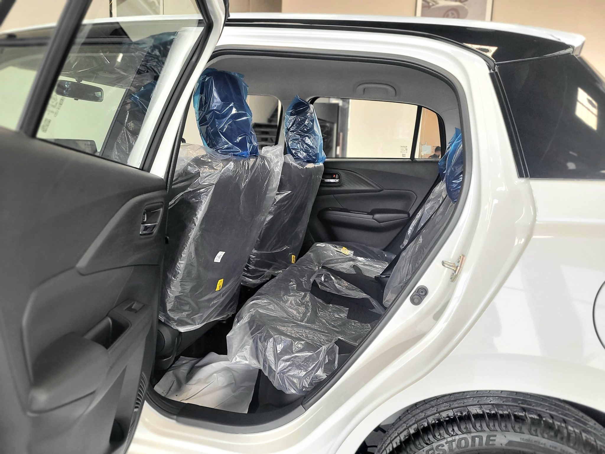 Suzuki Swift GLX 2026 Dual Tone - Alkadycars