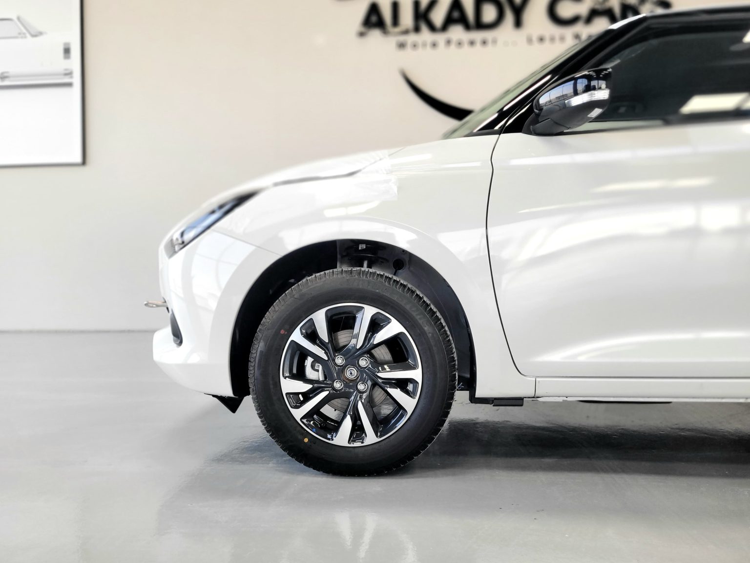 Suzuki Swift GLX 2026 Dual Tone - Alkadycars