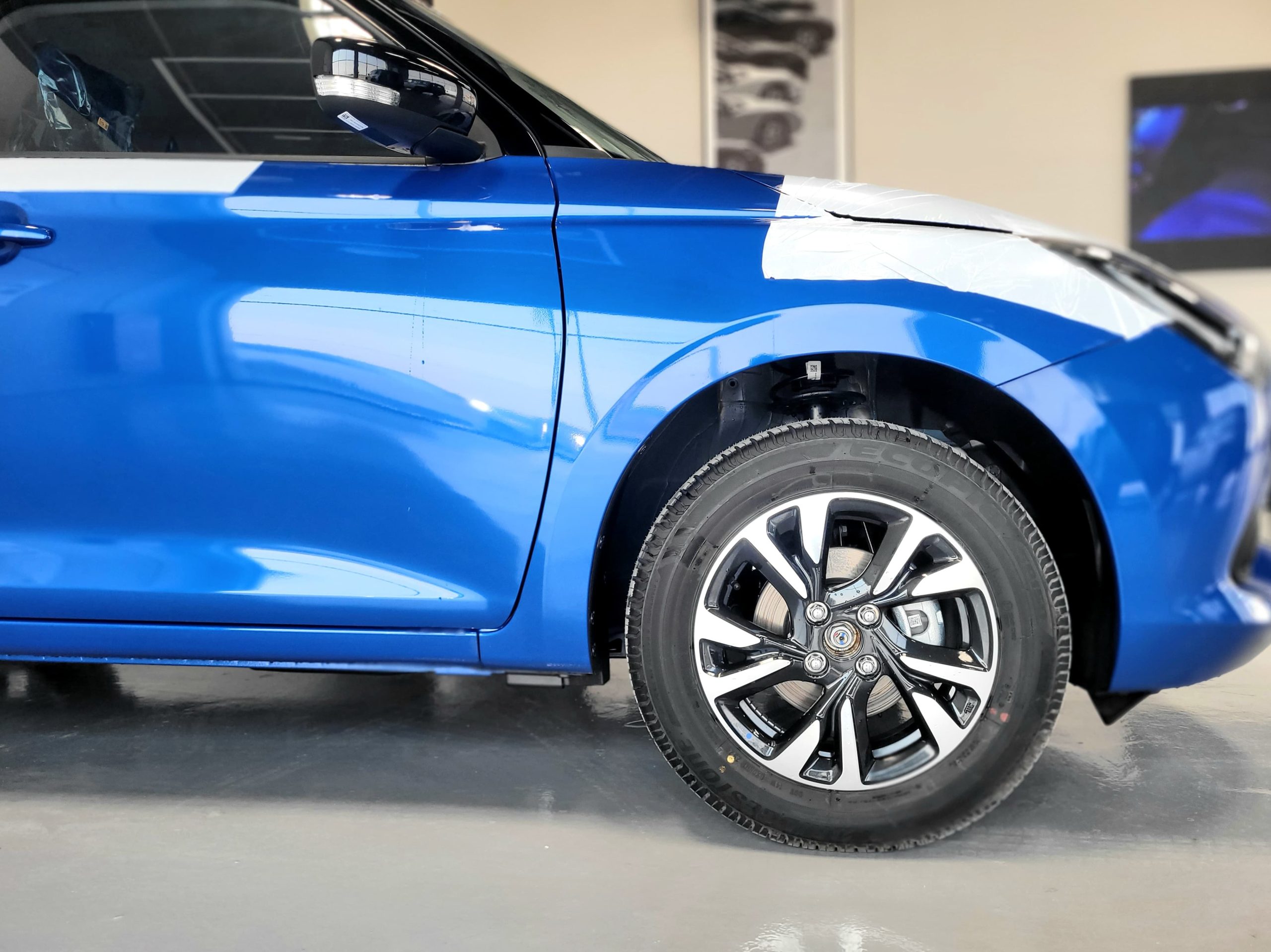 Suzuki Swift GLX 2026 Dual Tone - Alkadycars
