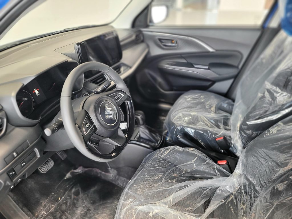 Suzuki Swift GLX 2026 Dual Tone - Alkadycars