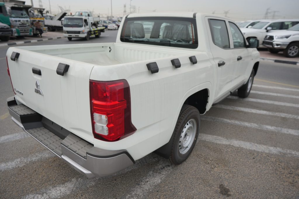 MITSUBISHI L200 2.5L M/T DIESEL 2WD MODEL 2023 GCC SPECS