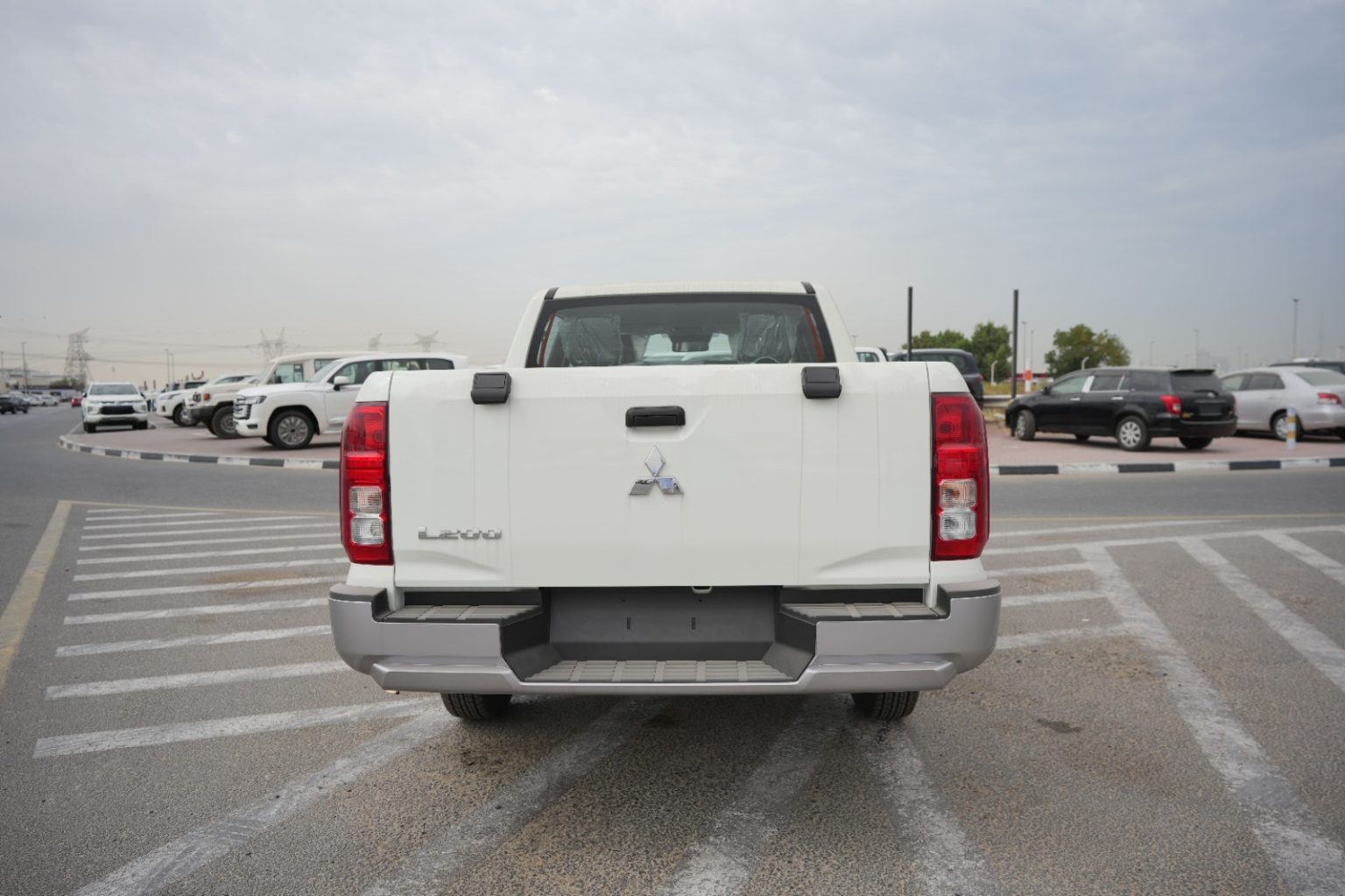 MITSUBISHI L200 2.5L M/T DIESEL 2WD MODEL 2023 GCC SPECS