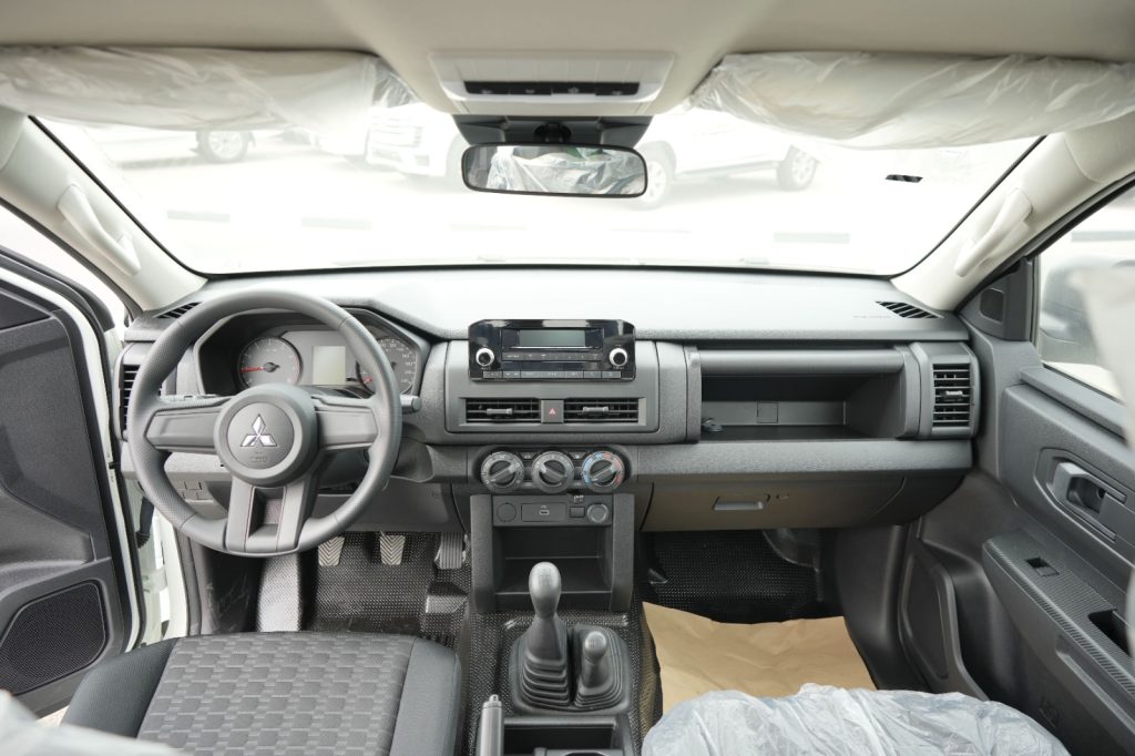 MITSUBISHI L200 2.5L M/T DIESEL 2WD MODEL 2023 GCC SPECS