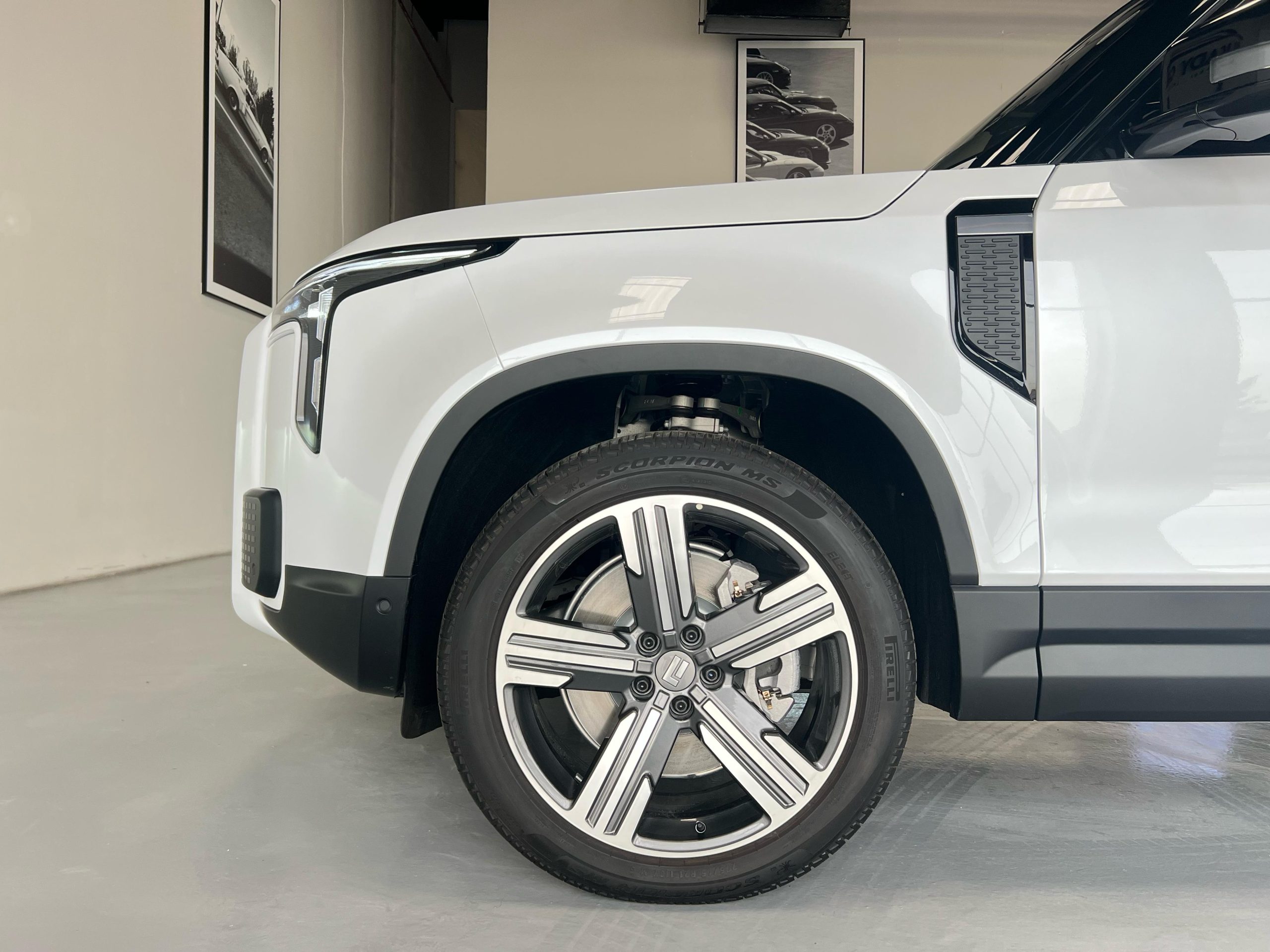 ROX 01 VIP Luxury 6-Seater 2024 - Alkadycars