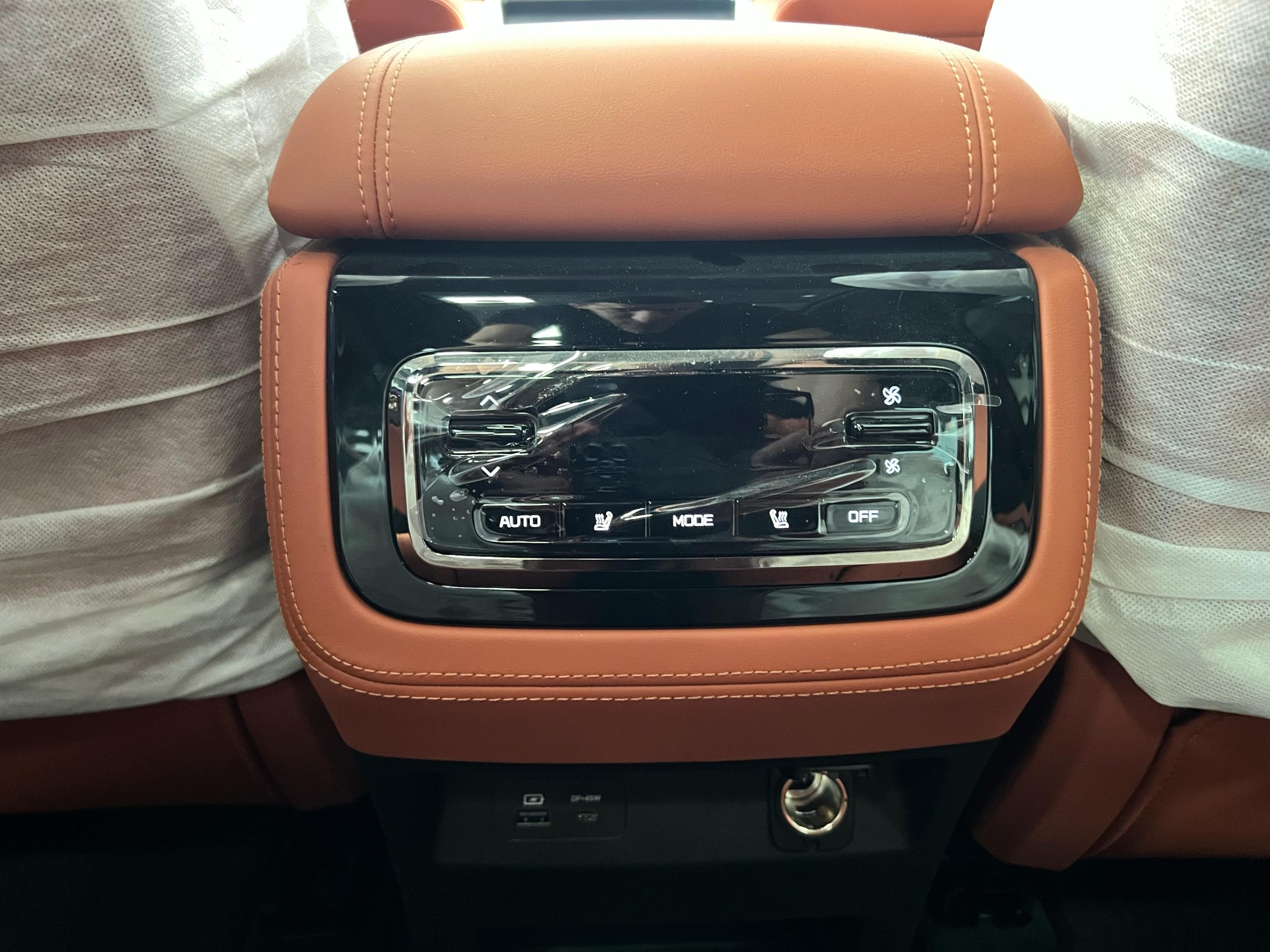ROX 01 VIP Luxury 6-Seater 2024 - Alkadycars