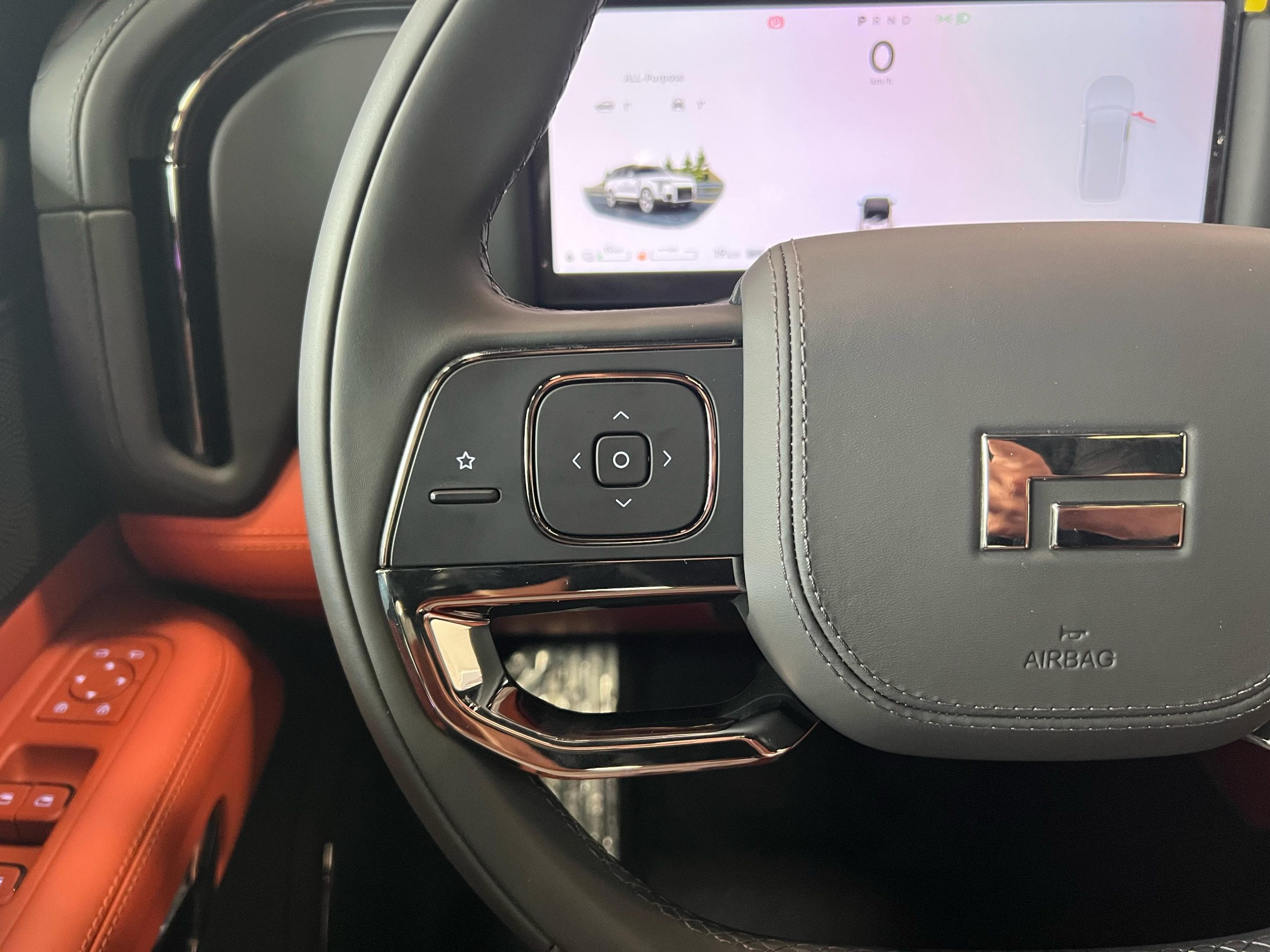 ROX 01 VIP Luxury 6-Seater 2024 - Alkadycars