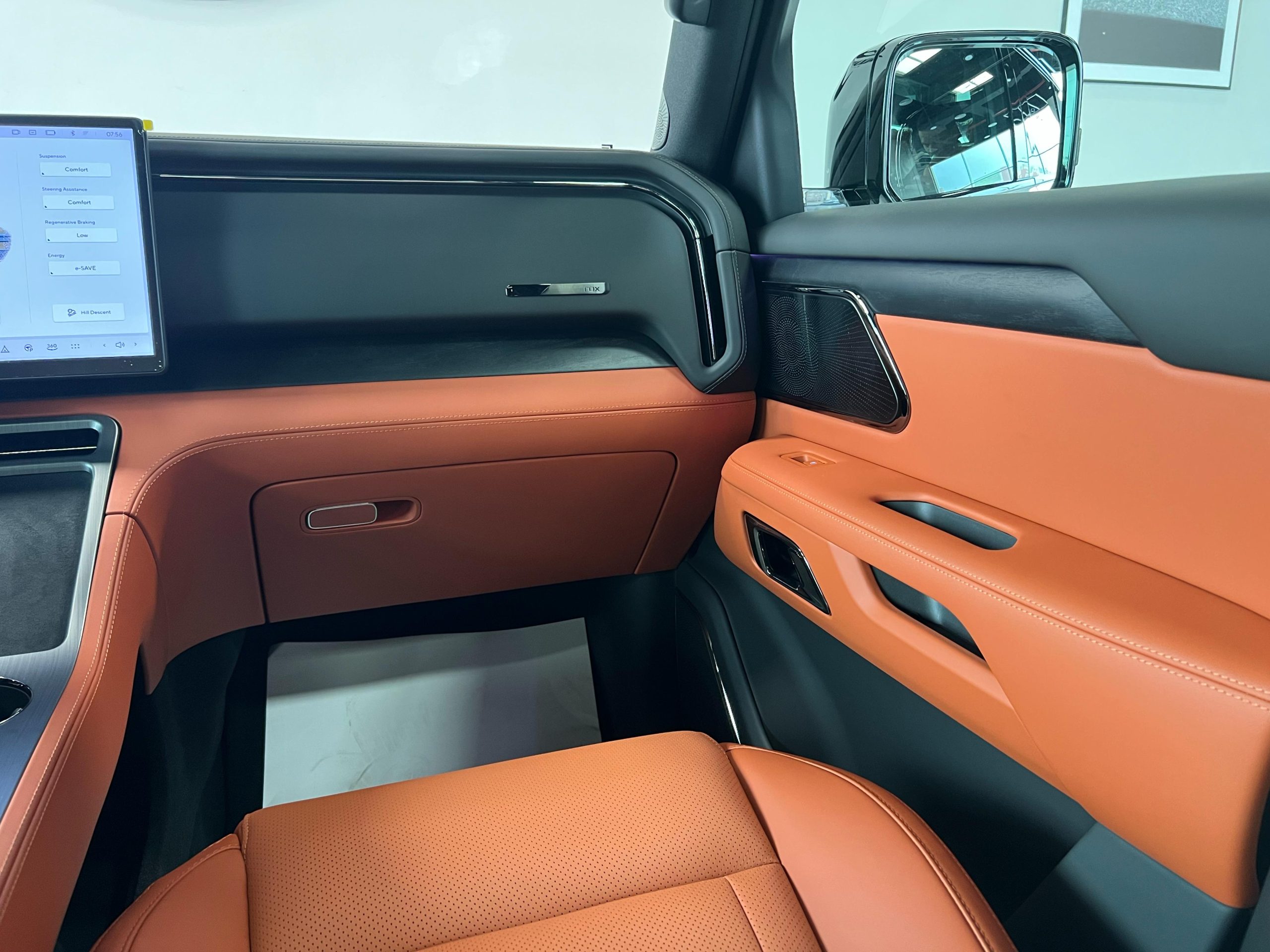 ROX 01 VIP Luxury 6-Seater 2024 - Alkadycars