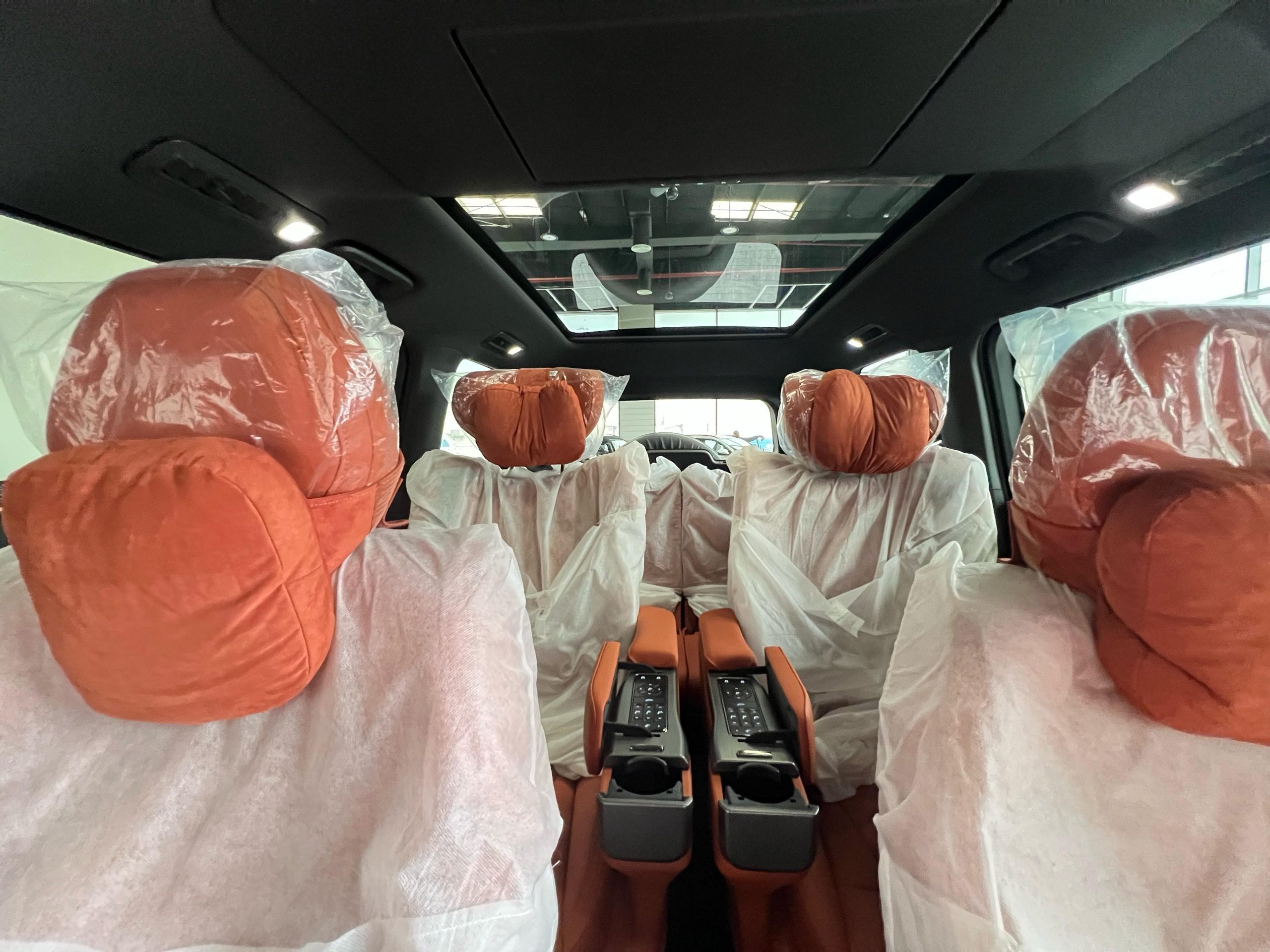 ROX 01 VIP Luxury 6-Seater 2024 - Alkadycars