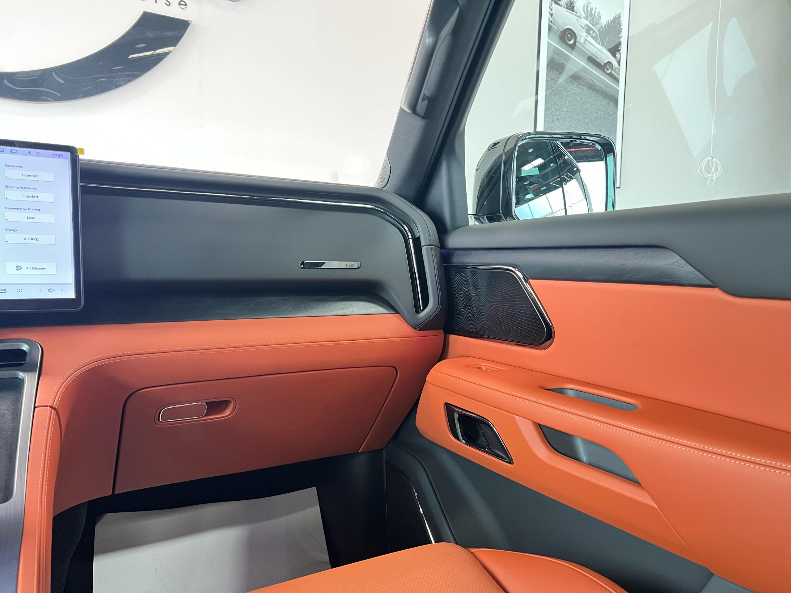 ROX 01 VIP Luxury 6-Seater 2024 - Alkadycars