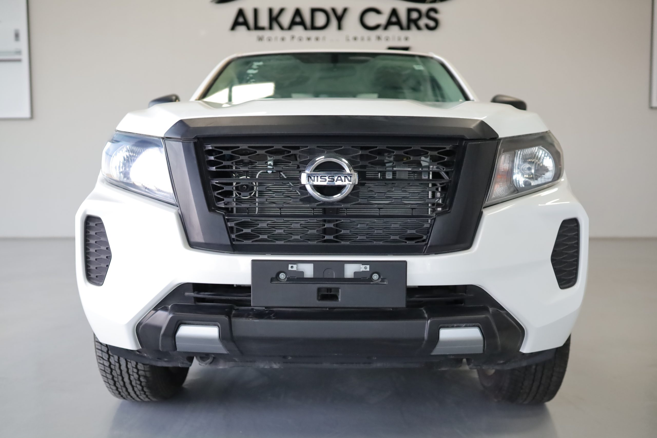NISSAN NAVARA 2.5 PETROL SE 4X2 MT DC PLUS - Alkadycars
