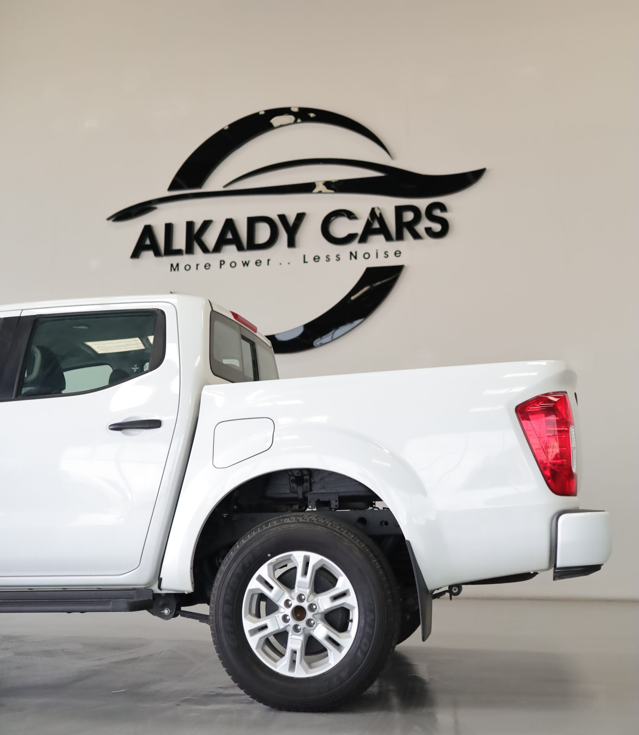 NISSAN NAVARA 2.5 PETROL SE 4X2 MT DC PLUS - Alkadycars