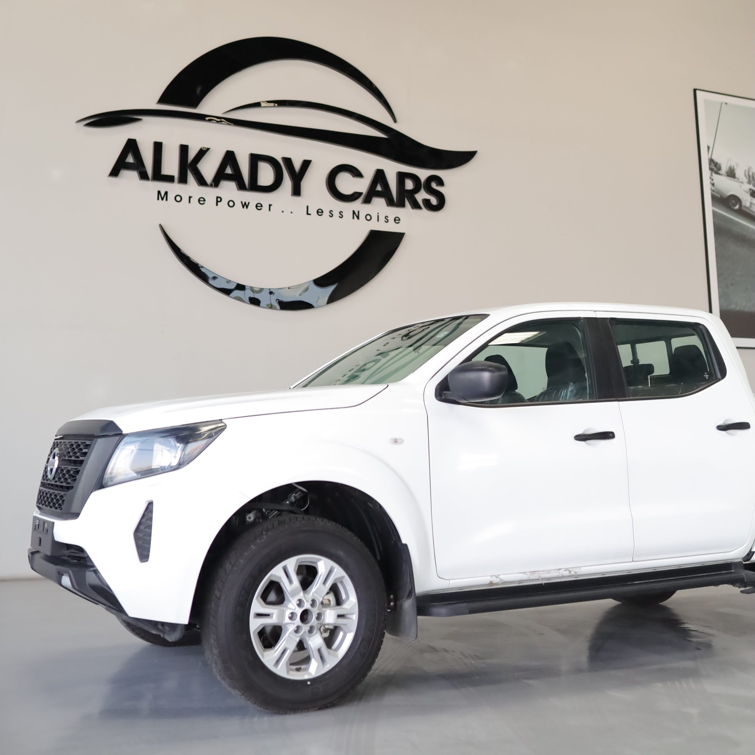 NISSAN NAVARA 2.5 PETROL SE 4X2 MT DC PLUS - Alkadycars