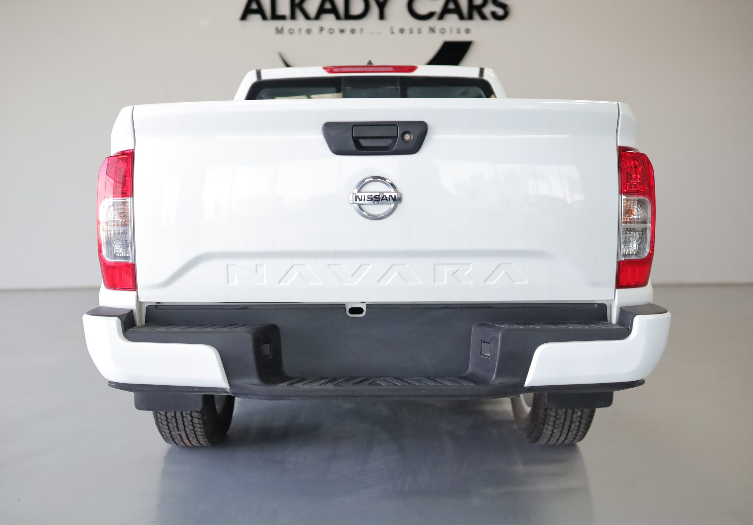 NISSAN NAVARA 2.5 PETROL SE 4X2 MT DC PLUS - Alkadycars