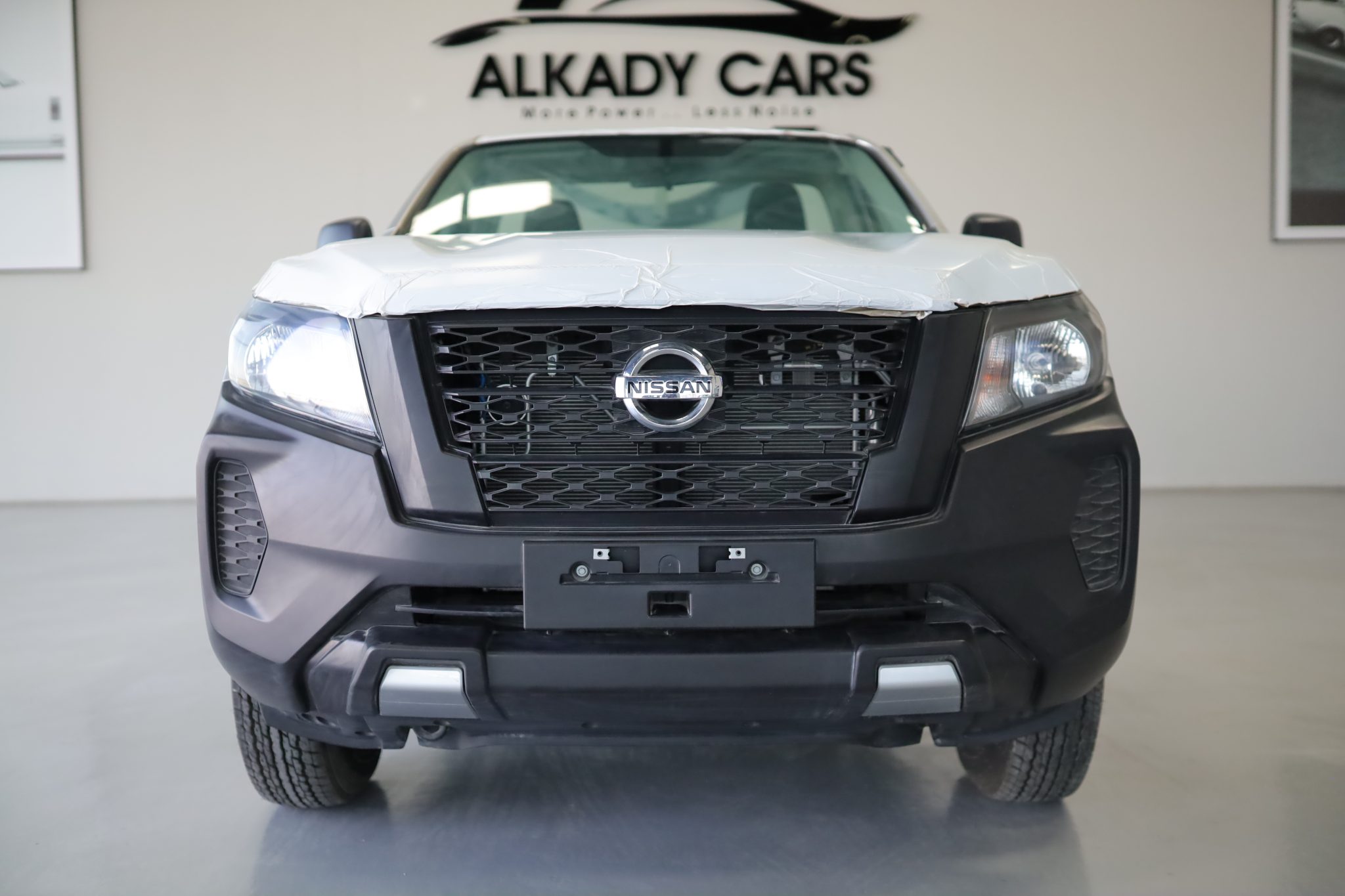 NISSAN NAVARA 2.5 PETROL XE 4X2 MT SC PLUS - Alkadycars
