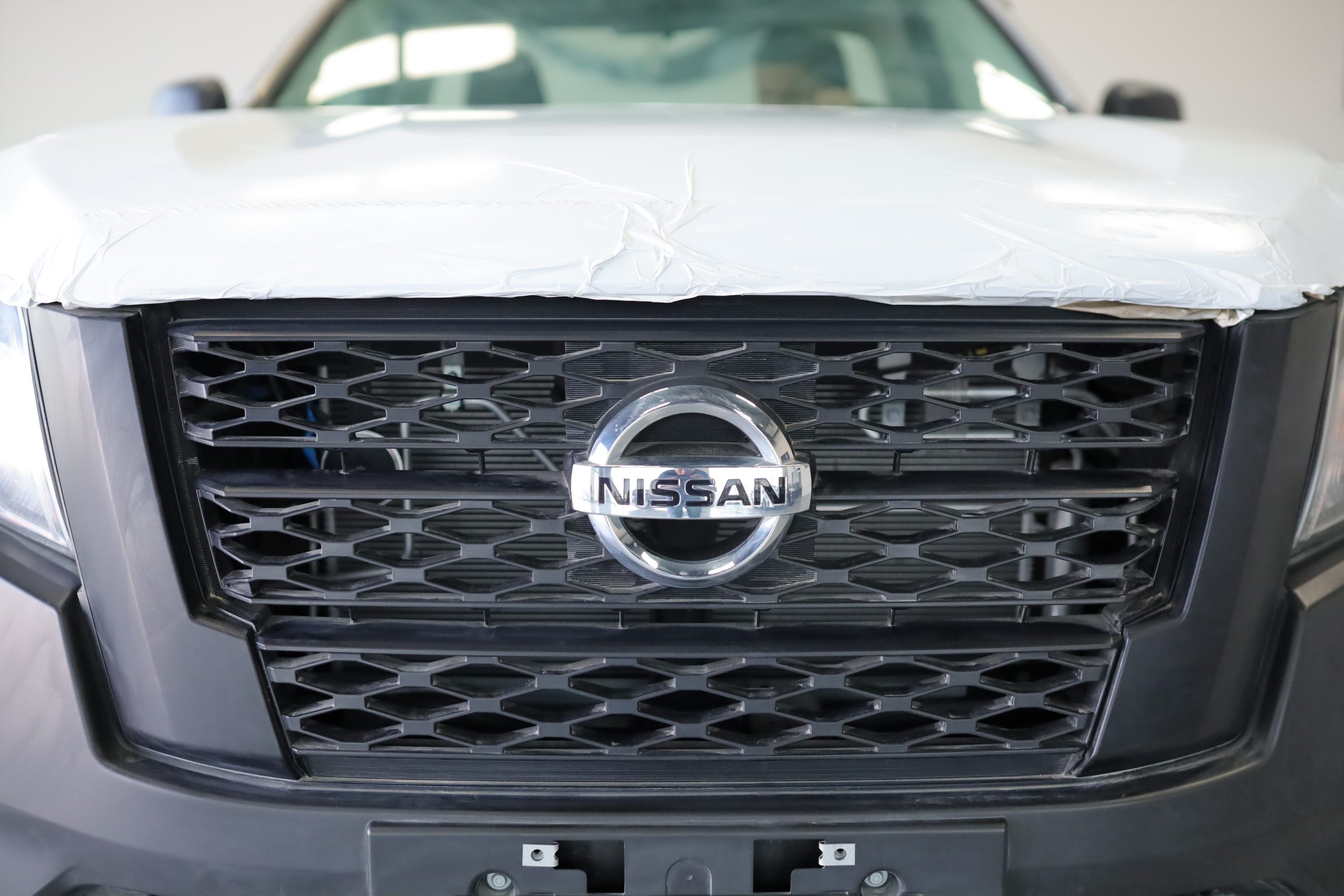 NISSAN NAVARA 2.5 PETROL XE 4X2 MT SC PLUS - Alkadycars
