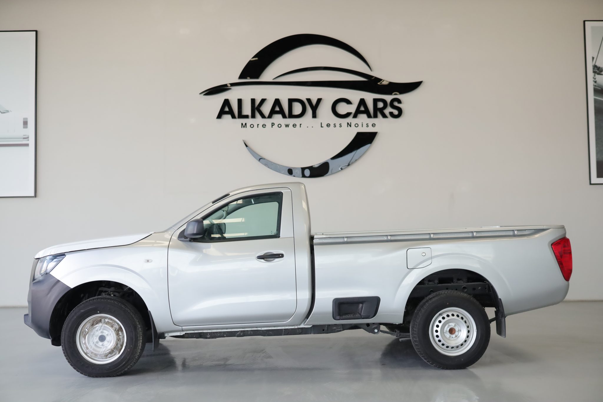 NISSAN NAVARA 2.5 PETROL XE 4X2 MT SC PLUS - Alkadycars