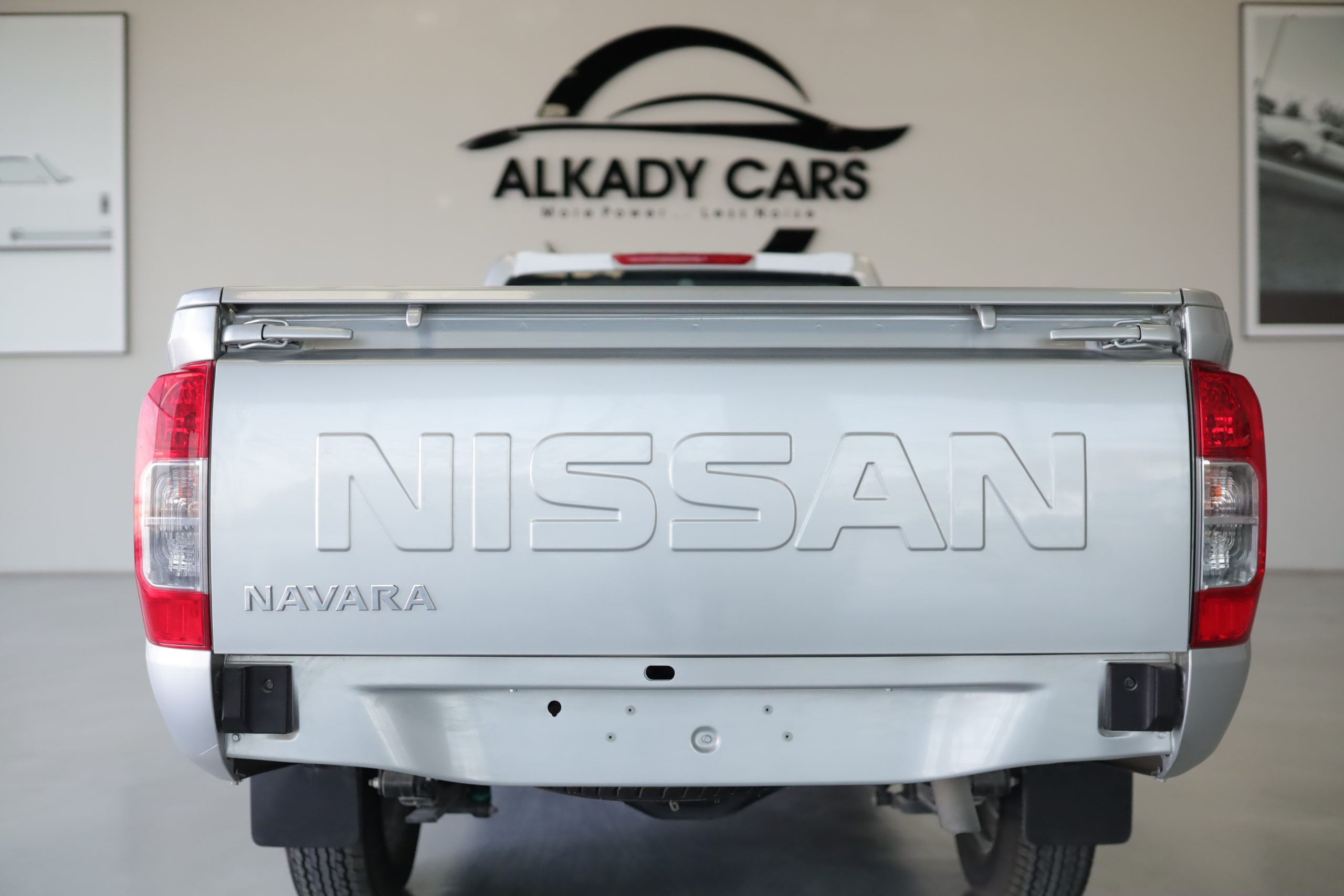 NISSAN NAVARA 2.5 PETROL XE 4X2 MT SC PLUS - Alkadycars