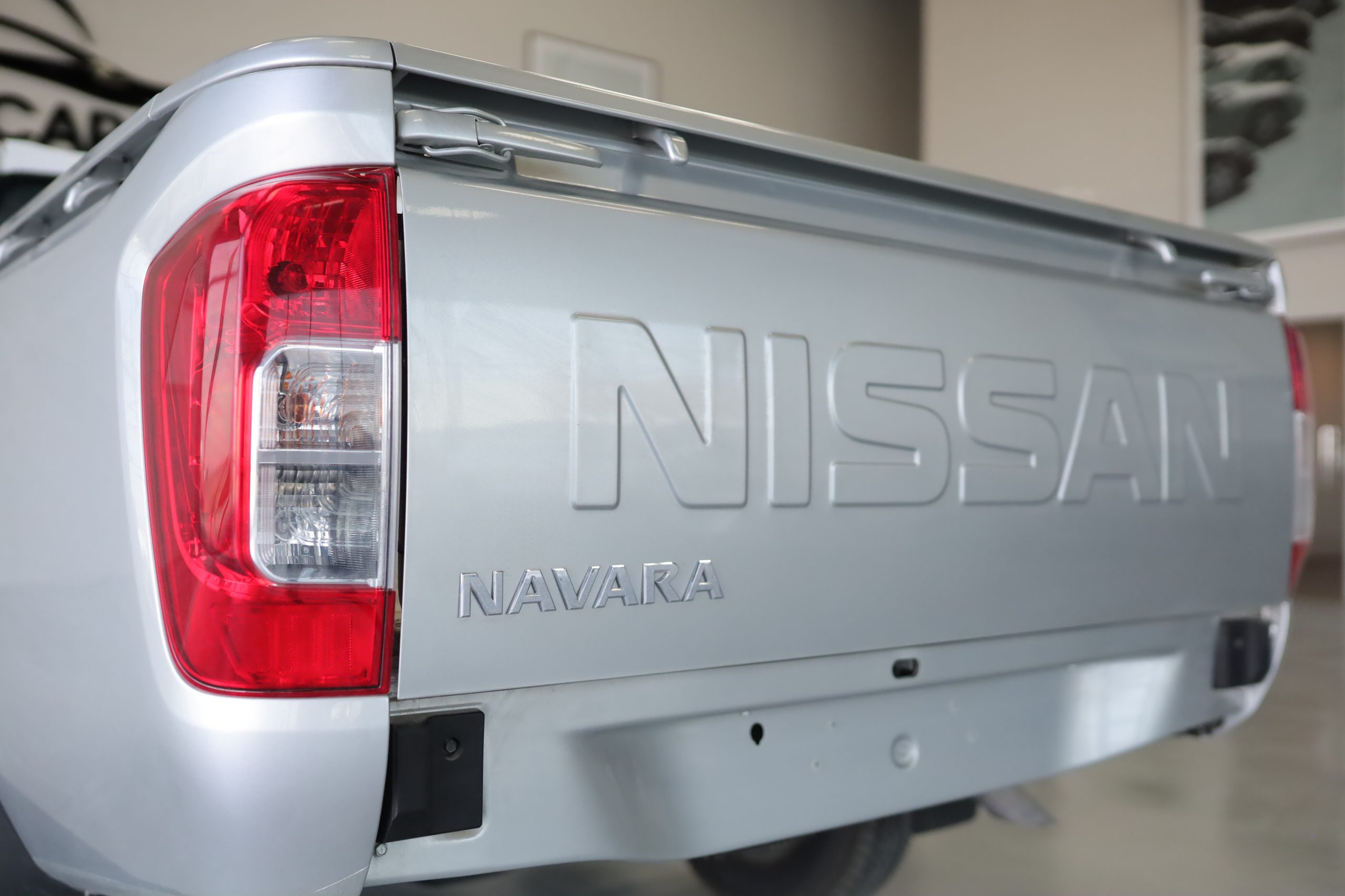 NISSAN NAVARA 2.5 PETROL XE 4X2 MT SC PLUS - Alkadycars