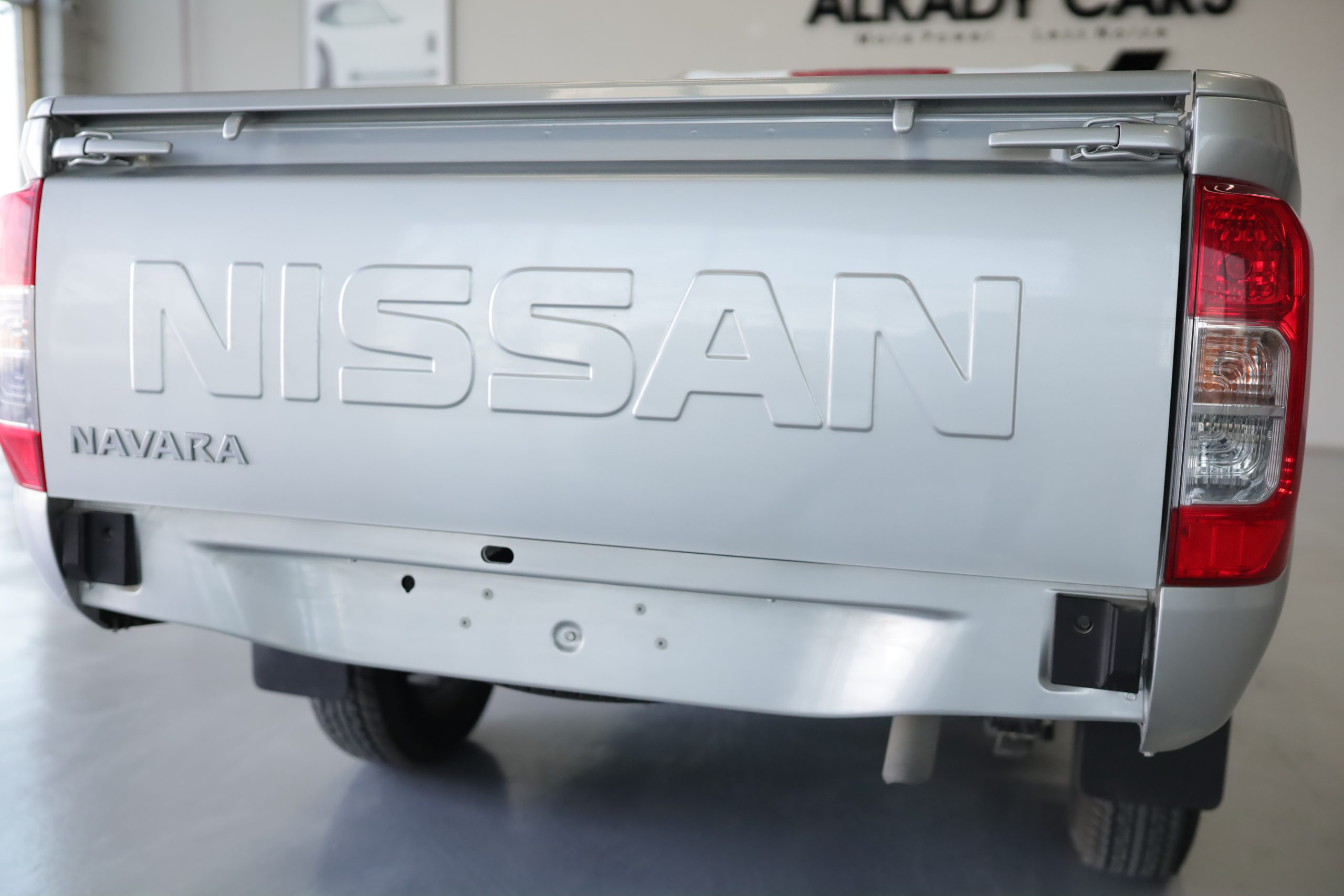 NISSAN NAVARA 2.5 PETROL XE 4X2 MT SC PLUS - Alkadycars