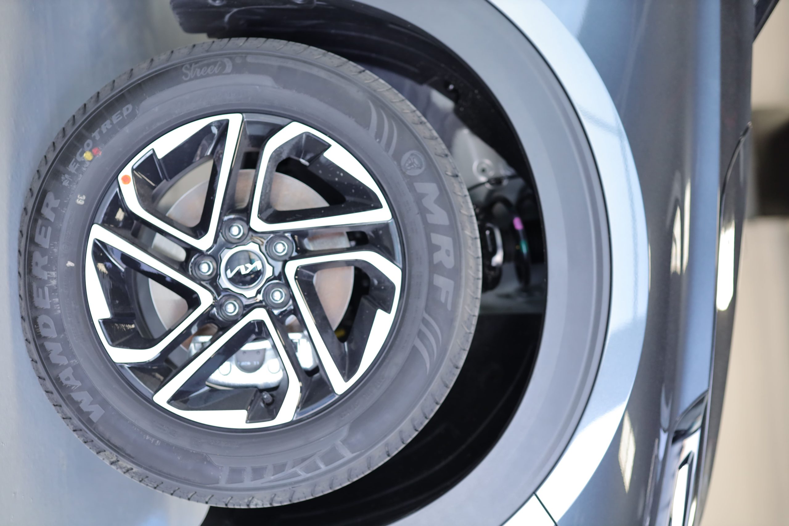 KIA CARENS 1.5L 7-SEATS MODEL 2024 GCC SPECS