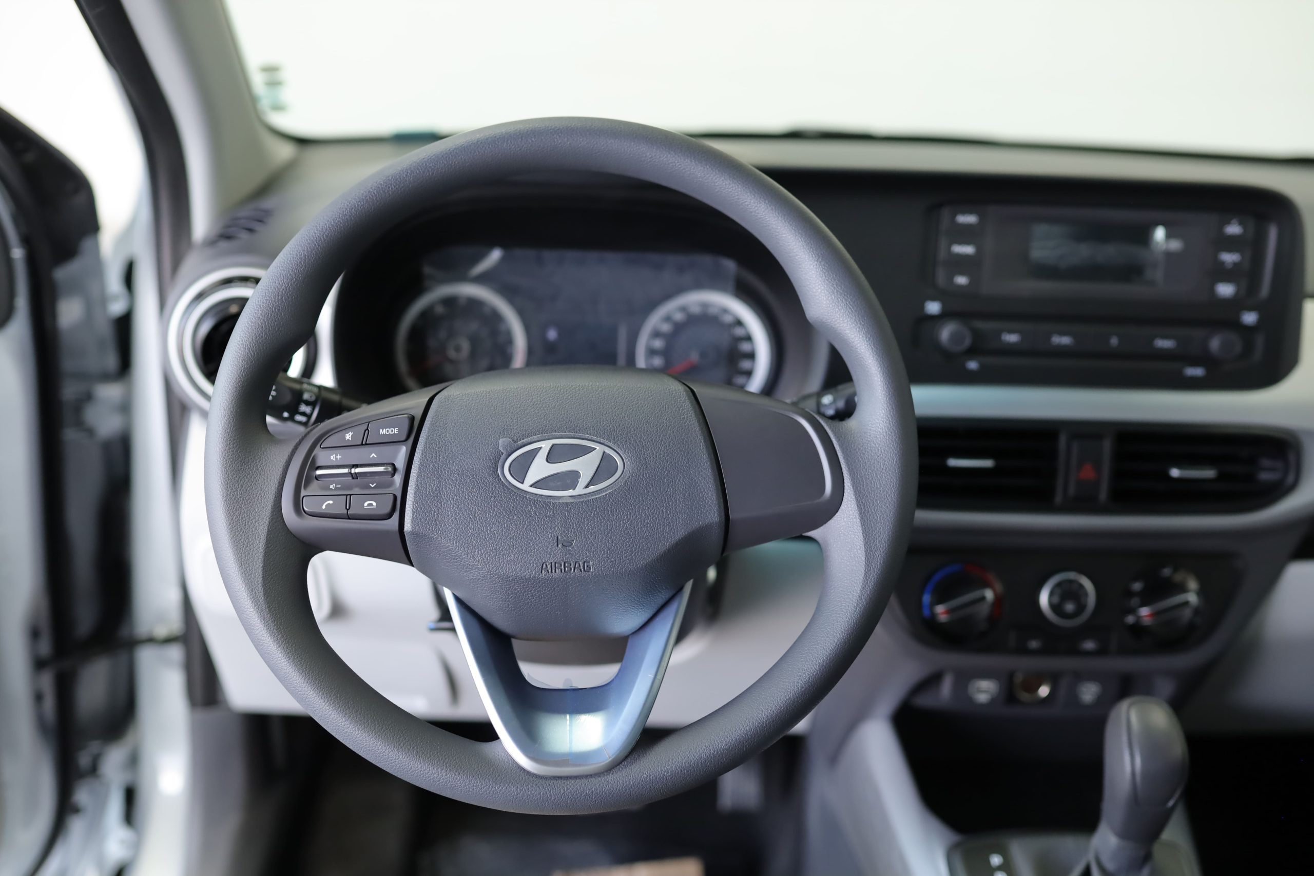 HYUNDAI GRAND i10 MODEL 2026 GCC SPECS