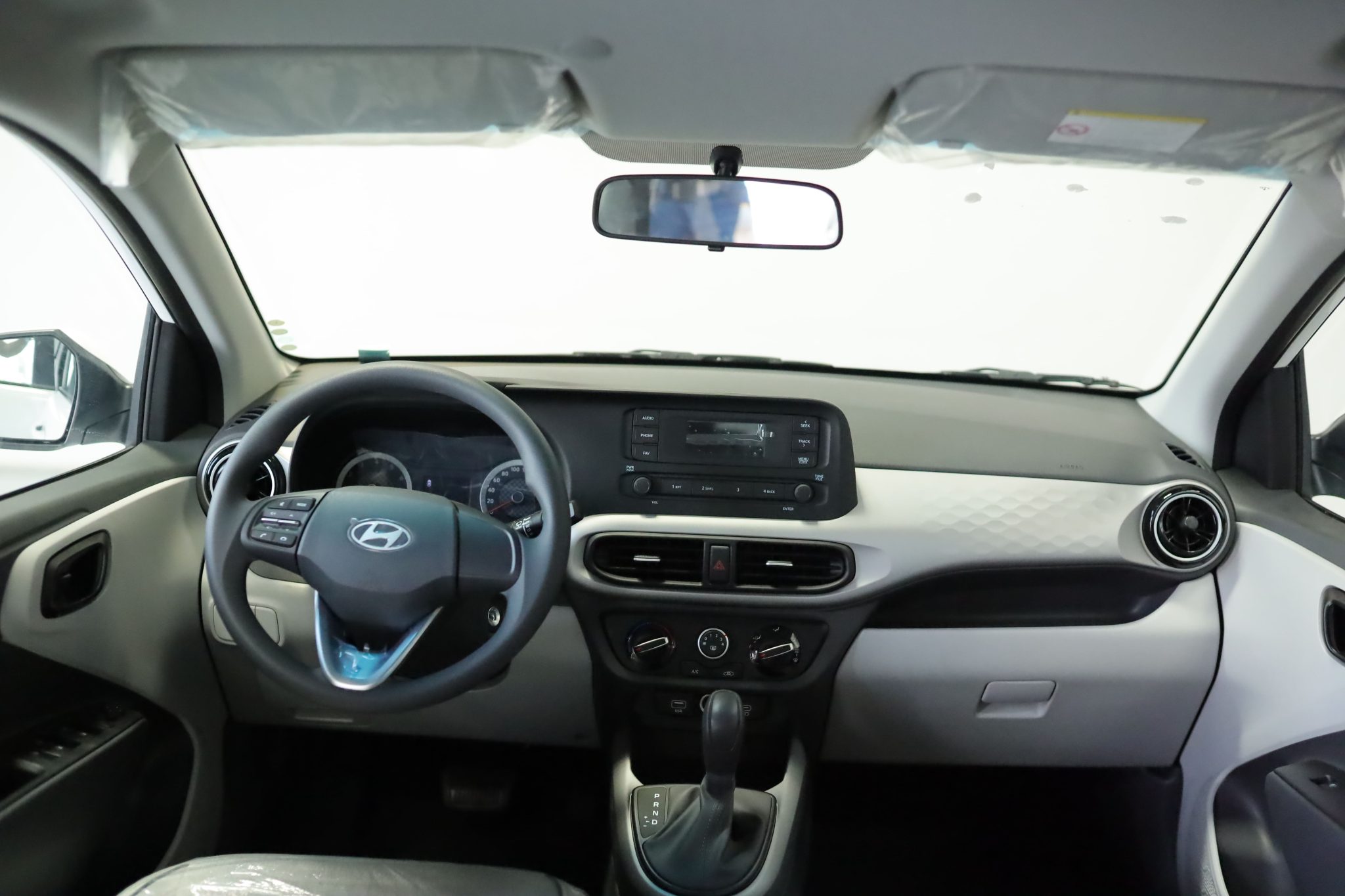 HYUNDAI GRAND i10 MODEL 2026 GCC SPECS