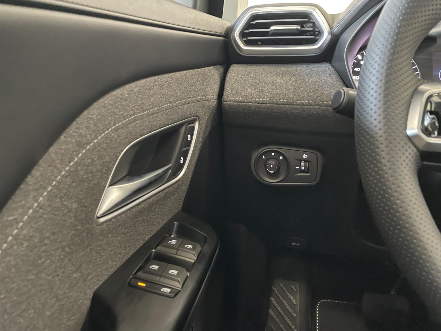 MG ZS 1.5L Comfort (New Shape) 2025 GCC Specs - Alkadycars