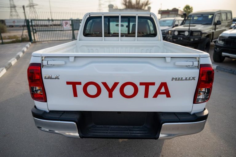 Toyota Hilux DLX Basic - Alkadycars